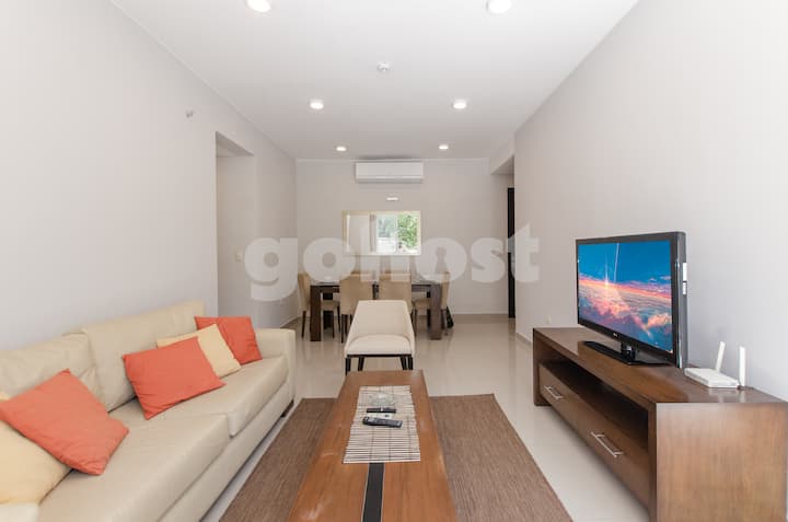 Spacious 2 Bedroom Apt In Villa Morra - Asunción