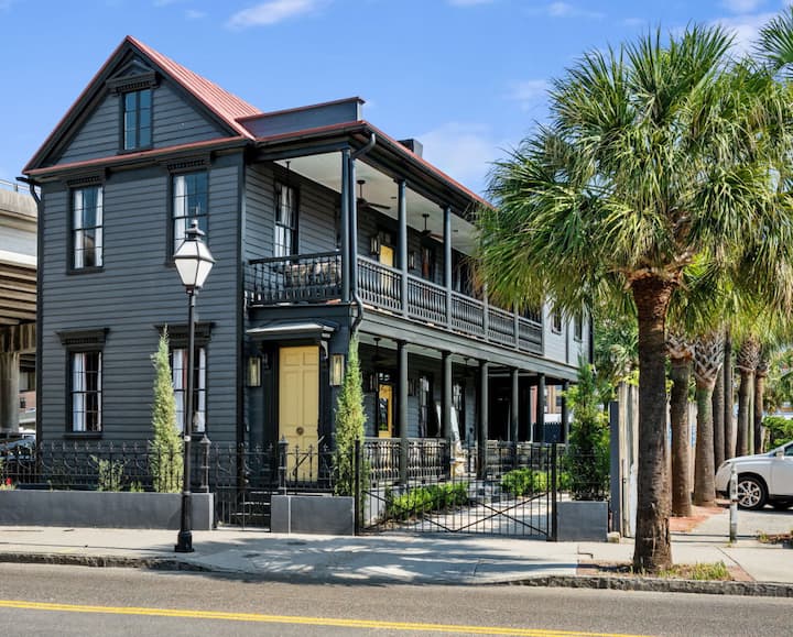 Upper King Street Renovated 3 Bedroom - チャールストン, SC