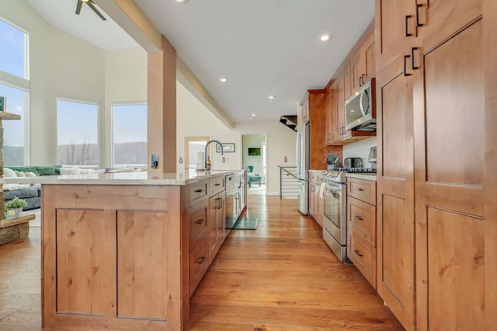 Luxury Retreat - Sauna, Game Room, Htub, Pets! - 布雷肯里奇