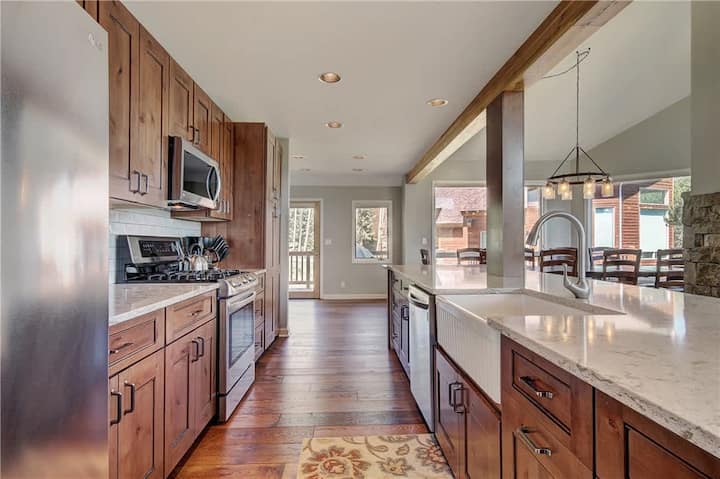 Under Reno-5/4.5 Pet Friendly, Hot Tub, Arcade - Breckenridge, CO