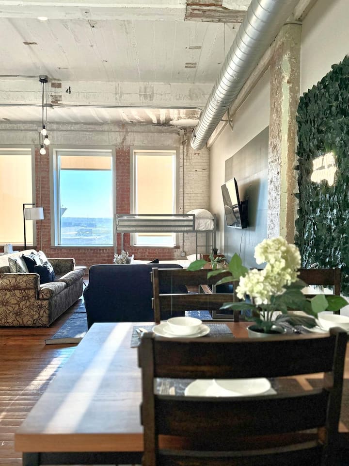 2 Br | 2 Bath | Downtown | Free Valet Parking | 7 - Dallas, TX