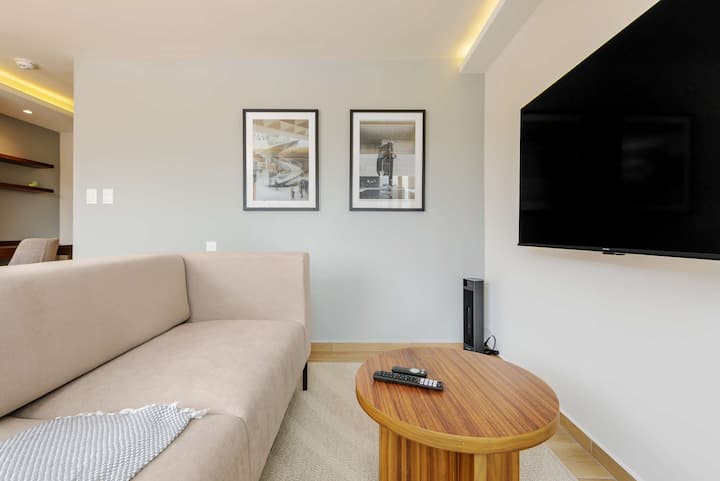 W* | Serene Loft W/ Elegant Balcony In Colima - Guerrero