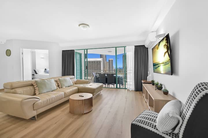 Ocean View 3bedroom Apt In Crown Surfers W/parking - Surfers Paradise
