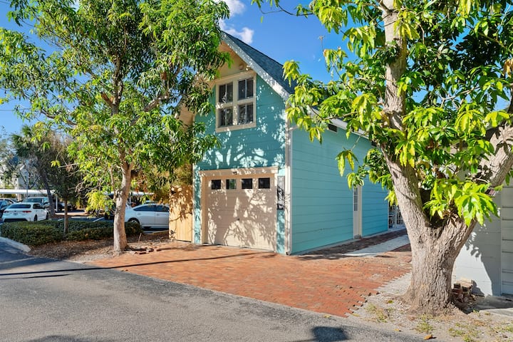 Tiny Carriage House,15 Mins To Ami.10 Mins To Img. - Bradenton, FL