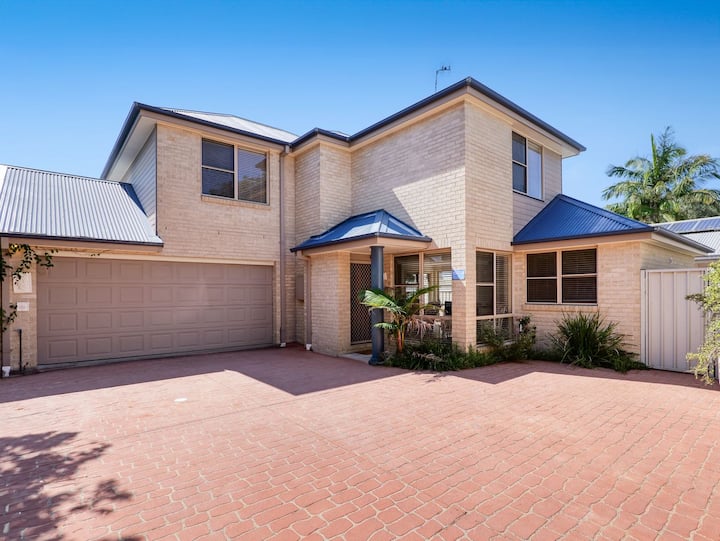 Between The Bays - Port Stephens