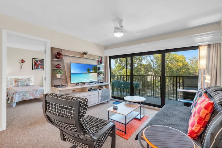 Second Floor With Lake And Fountain View - Naples, FL