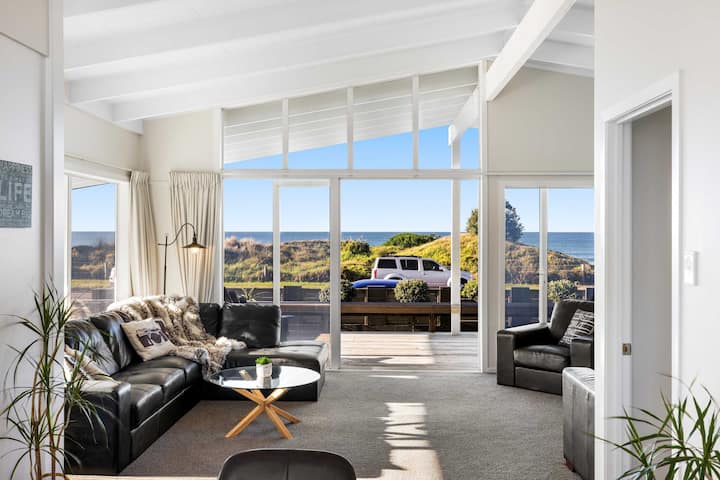 Beachfront Retreat - Mount Maunganui