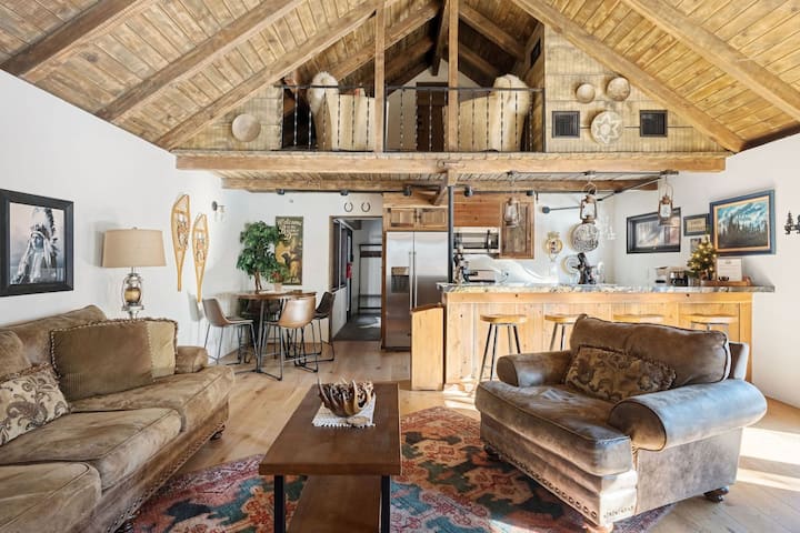 *New* Dream Catcher Retreat + Hot Tub + Ev + Games - Big Bear Lake, CA