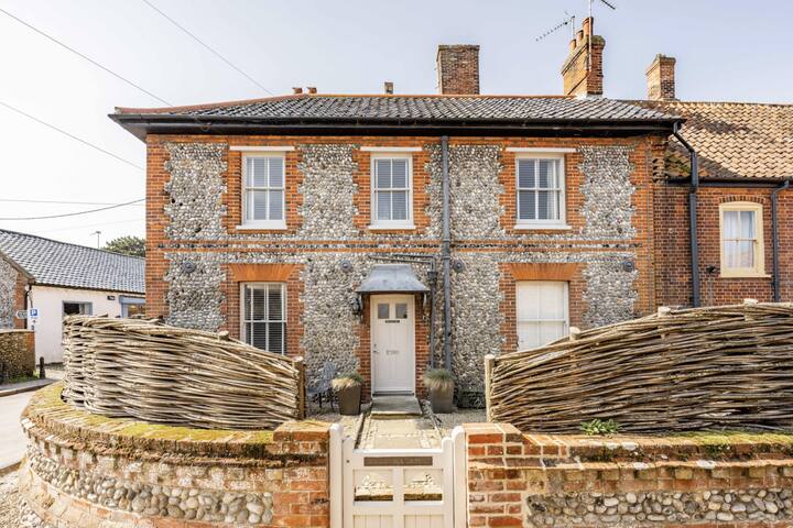 Bradwell Lodge, Cley Next The Sea - Blakeney