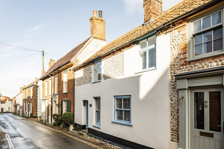 Cockle Cottage, Blakeney High Street - Blakeney