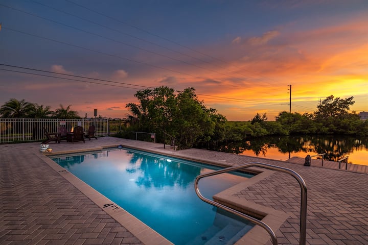 Relax & Play: 3br Pool Home/waterfront/ Ping Pong - Hernando Beach, FL