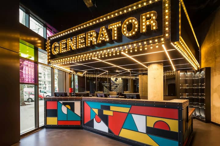 Lit En Dortoir Mixte De 8 Personnes - Paris