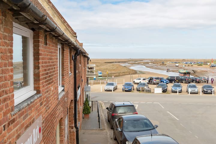 Granary Loft, A Romantic Norfolk Hideaway - Blakeney