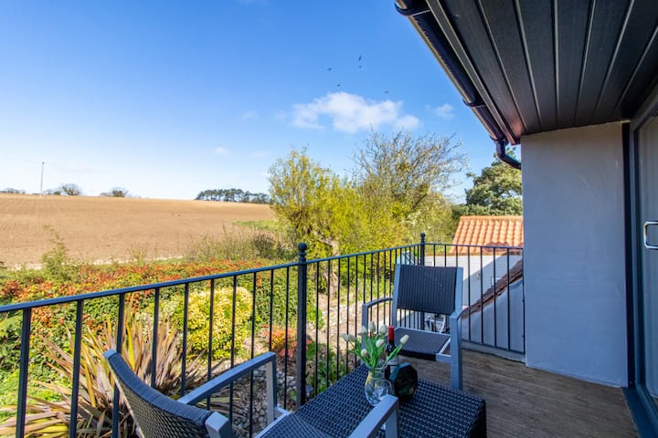 Kelling Mill Barn, A Short Walk To The Beach! - Holt