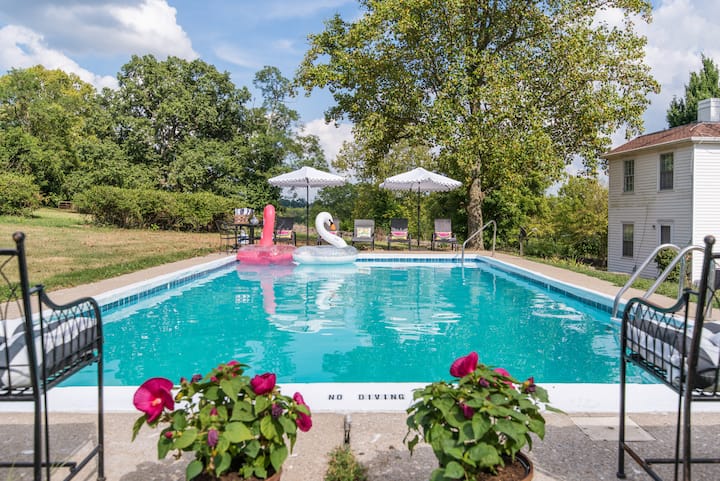 Sugar Hill Farm-gorgeous Farmhouse W Firepit - 萊星頓市