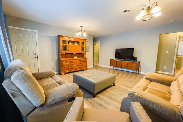 Large 6br, 6 Bath In The City Of Niagara Falls - Niagara Falls, NY