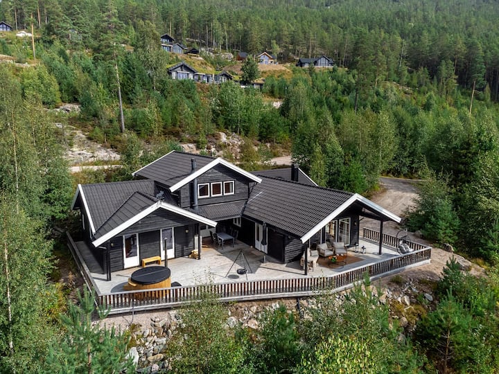 Verhøf Hytte | 9p | With Sauna & Hot Tub - Norway
