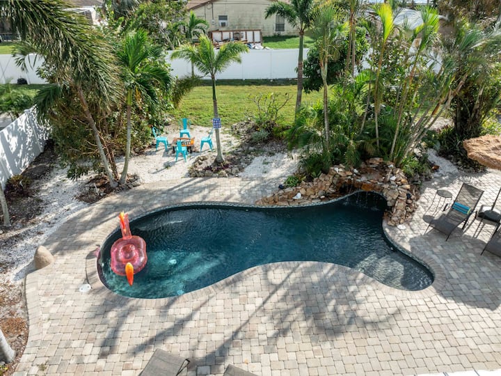 Grotto Pool Oasis | 3br Near Img & Beaches - Bradenton, FL