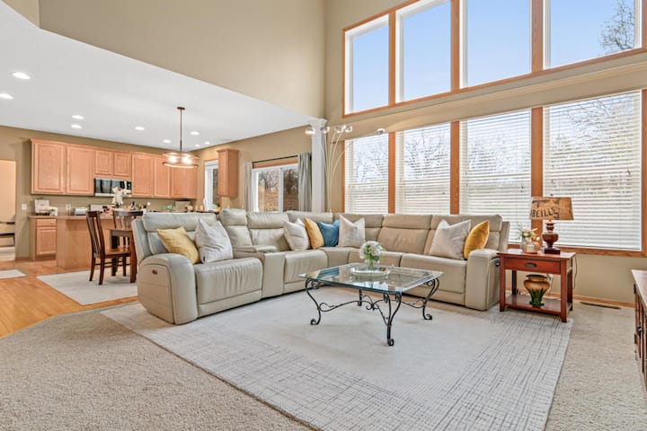 Minne-getaway: Ski Lover's Timber Ridge - Woodbury, MN