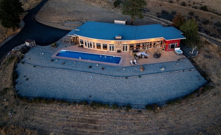 Alpine Luxury Chelan Vacation Rentals - Manson, WA