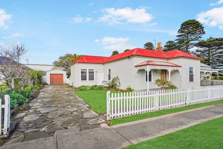 Hewlett Cottage - Port Fairy