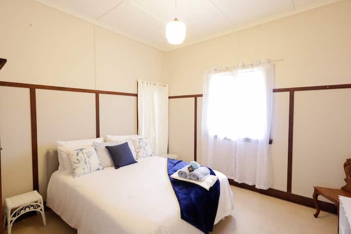Heritage Home With Bbq & Outdoor Fire Pit - Tenterfield