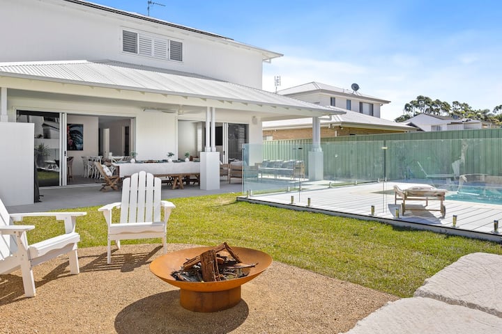 Welcome To Sandy Bottoms - Berry