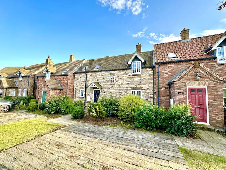 Anchor Cottage - Pool And Beach Access - Filey