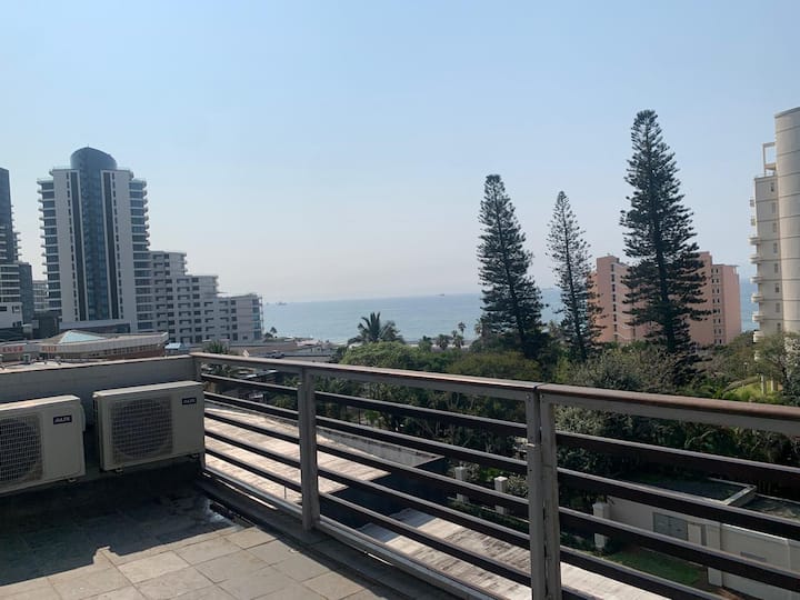 The Lighthouse - Heart Of Umhlanga 2 Bedroom - Durban North