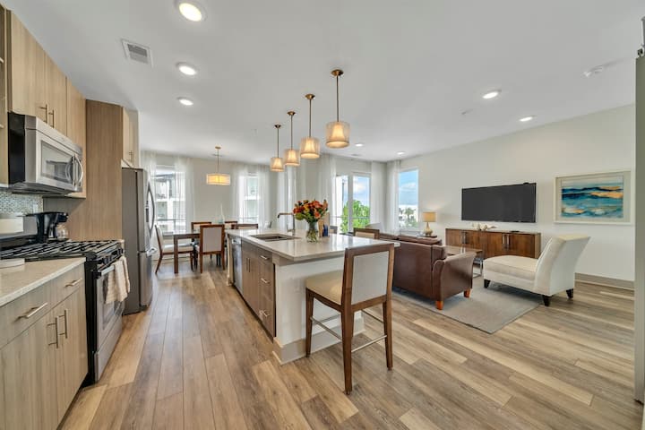 Paradise Island 136~walk To Beach And Rosemary! - Rosemary Beach, FL