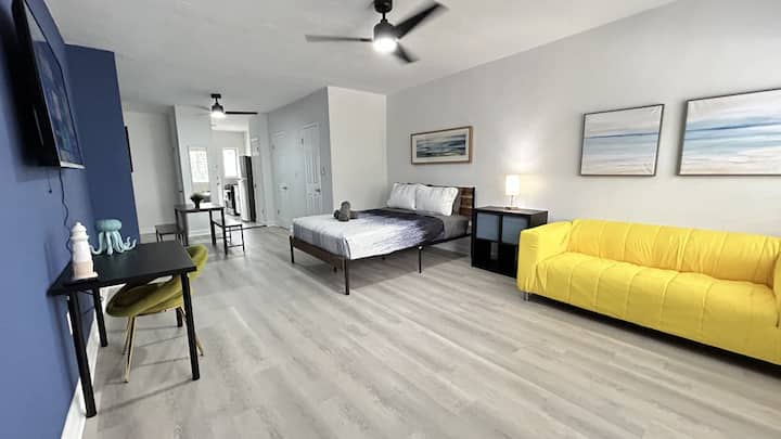 Sun-kissed Coastal Gem Sobe - Miami Beach