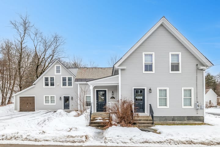 Charming 5-br Farmhouse Minutes To Okemo - Ludlow, VT
