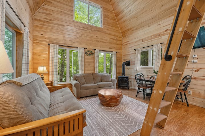 Hatch Lake Tiny House - Get Up North Retreats - Bigfork, MN