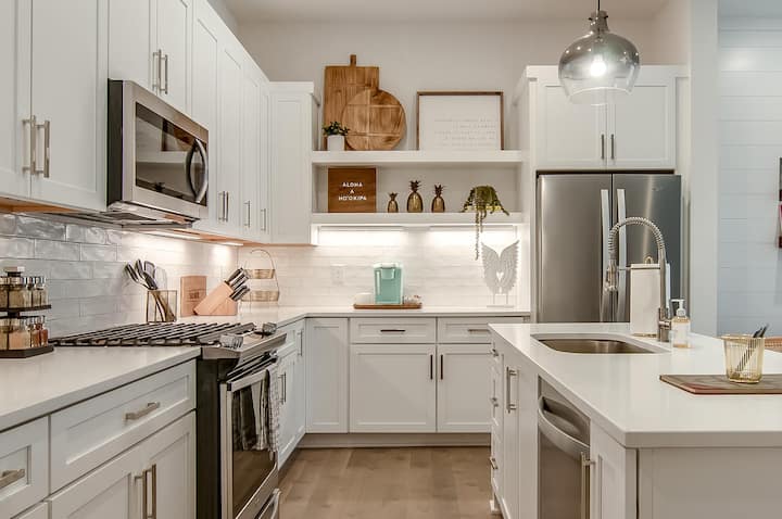 Aloha Nashville - Island Vibes - Nashville, TN