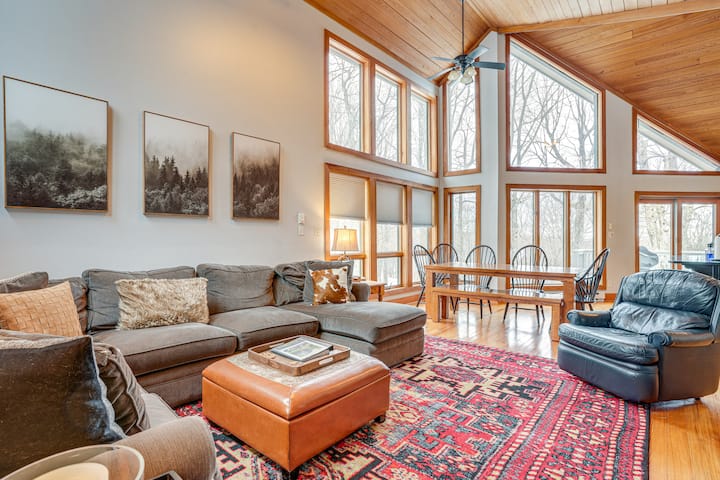 Golf Course-view Cabin: Deck In Wintergreen Resort - Wintergreen Resort, VA
