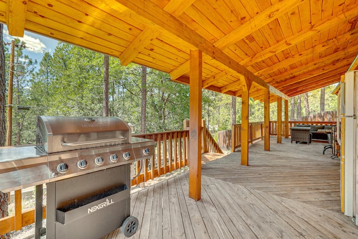 Alpine Cabin W/ Deck: 3 Mi To Luna Lake! - Alpine, AZ