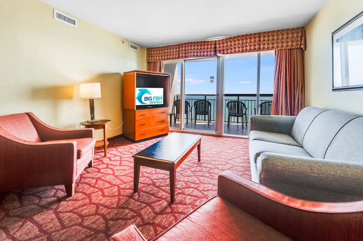 Amaze 18th Floor Direct Ocean Front Views & Pools - Myrtle Beach, SC