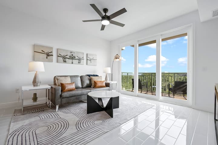 River Fly In: The Cocoa, River & Runway View - Merritt Island, FL