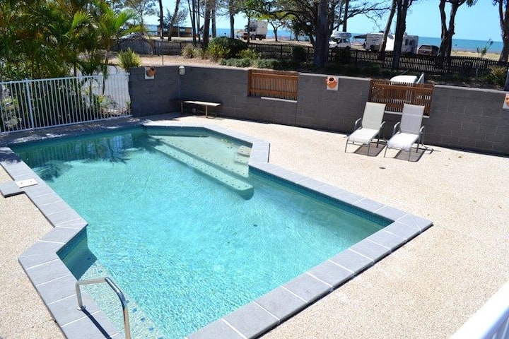 Beach Villa On The Esplanade - Fraser Island