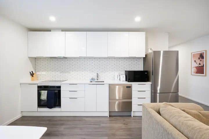 Modern Apartments Near Town (2x Units) - 더니든