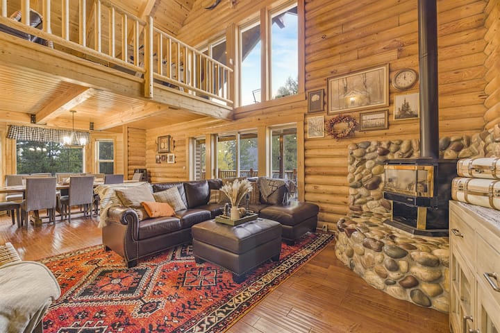 Spacious Cabin A/c, Hot Tub, Fire Pit –Ys Getaways - Island Park, ID