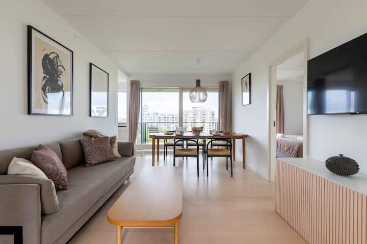 Stylish 3br Flat W Two Balconies - Copenhagen