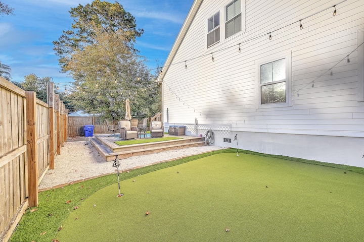 Cozy Charleston Home With Putting Green - North Charleston, SC