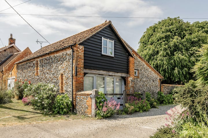 Lime Tree Barn, A Beautiful Barn Conversion - Norfolk