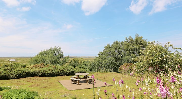 North Down House, With Stunning Sea Views! - Blakeney
