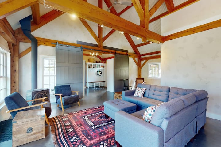 Ski, Hike & Explore: Vermont Family Farmhouse! - New Haven, VT