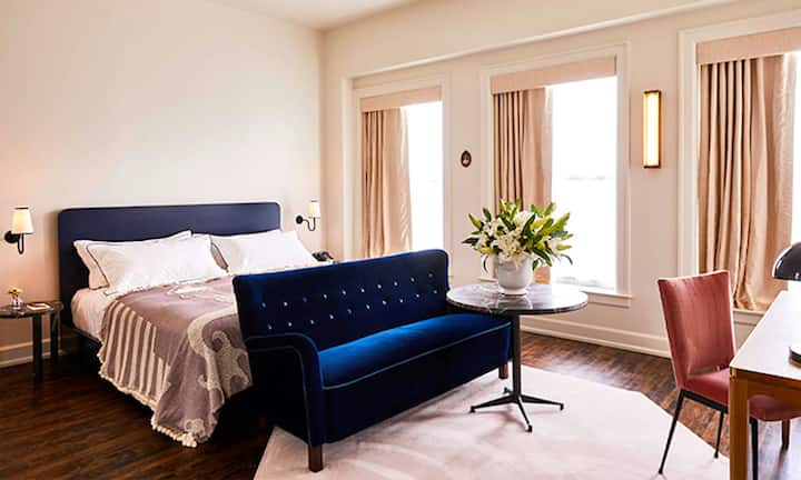 Cozy Charmer With Custom Terrazzo Tiles & Vanity - Detroit, MI