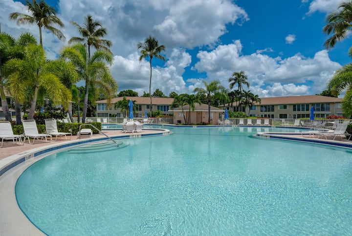 Naples Getaway: Beach, Pool & Family-friendly - Naples, FL