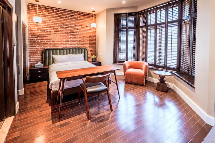 Boutique Hotel Quartier Latin - Room 101 - Montréal, QC