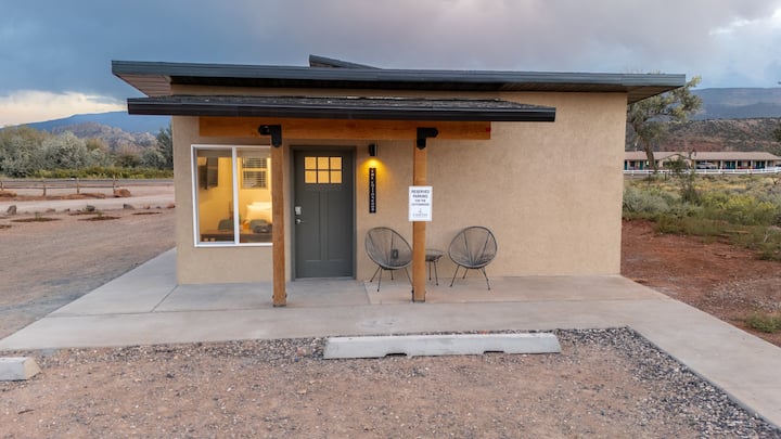 The Cottonwood - Accessible Studio Tiny Home - Torrey, UT